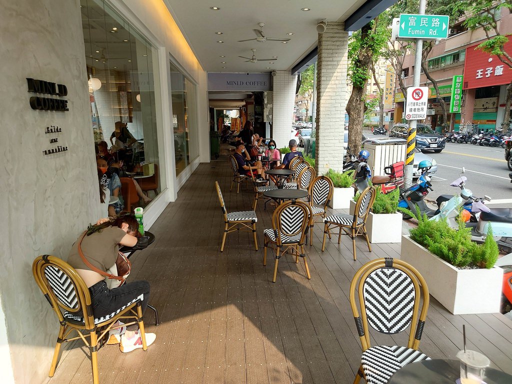 [食記][高雄市] MINI.D Coffee 至聖貳號館 — 品嘗優質手沖咖啡和欣賞藝術的優雅生活品味 – Jeremy以食為天